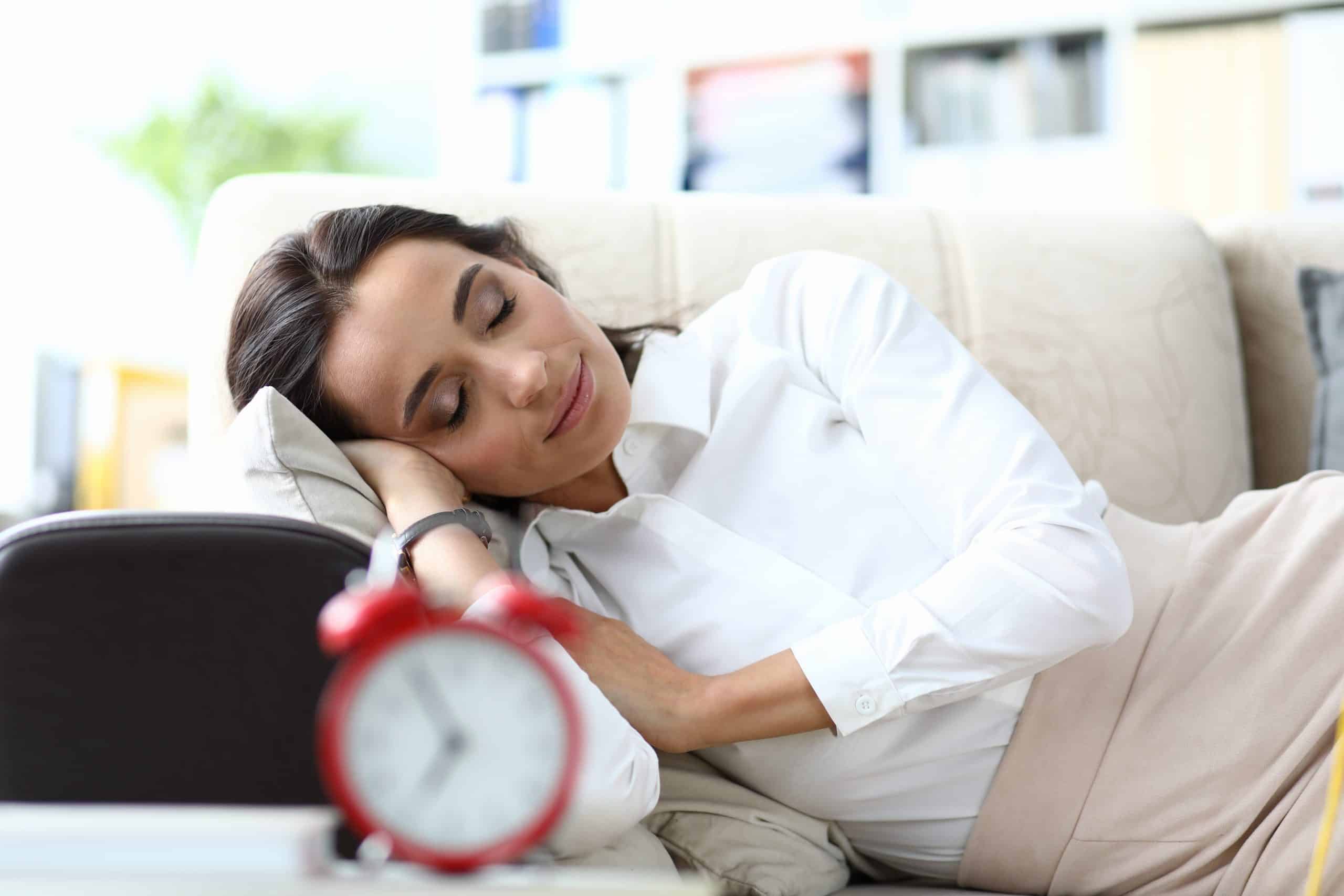 A Daytime Nap Might Boost Brain Health | medtigo