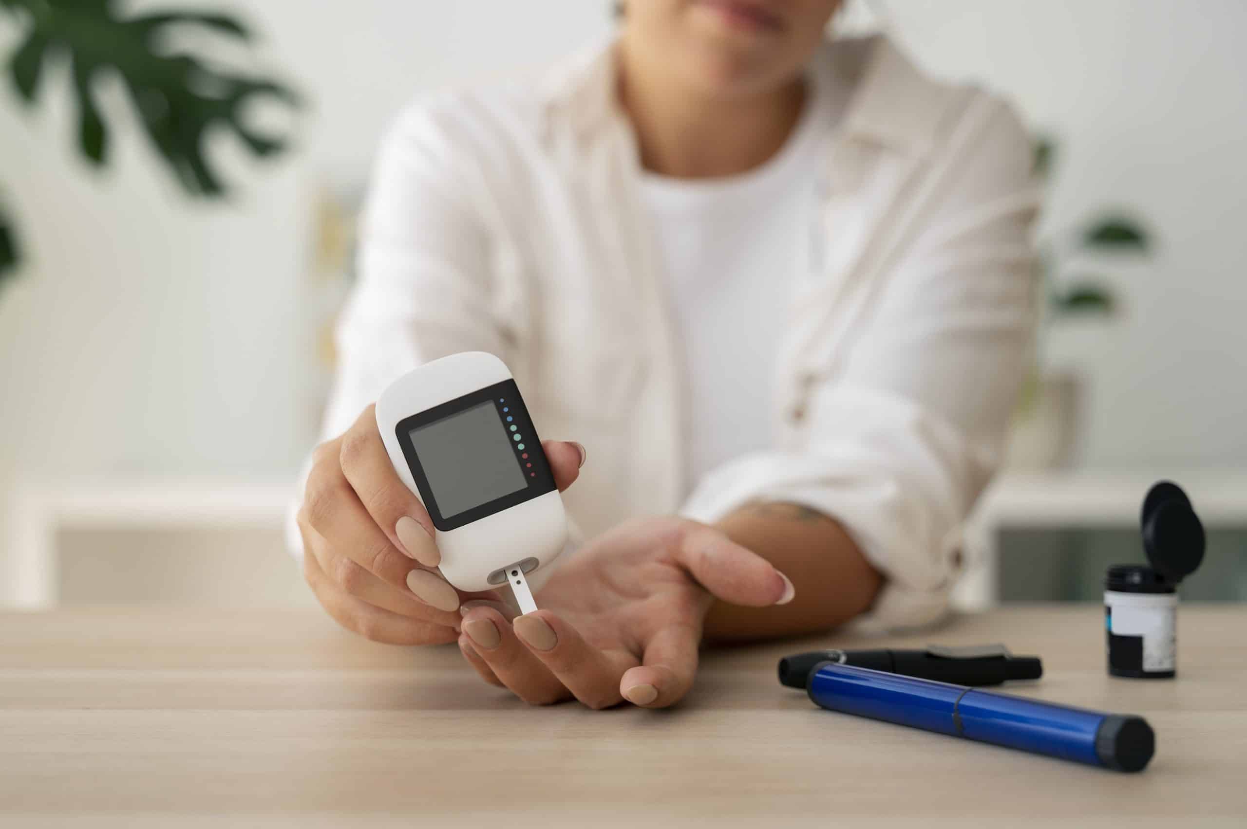 Red Light Therapy Significantly Lowers Blood Glucose Levels | medtigo