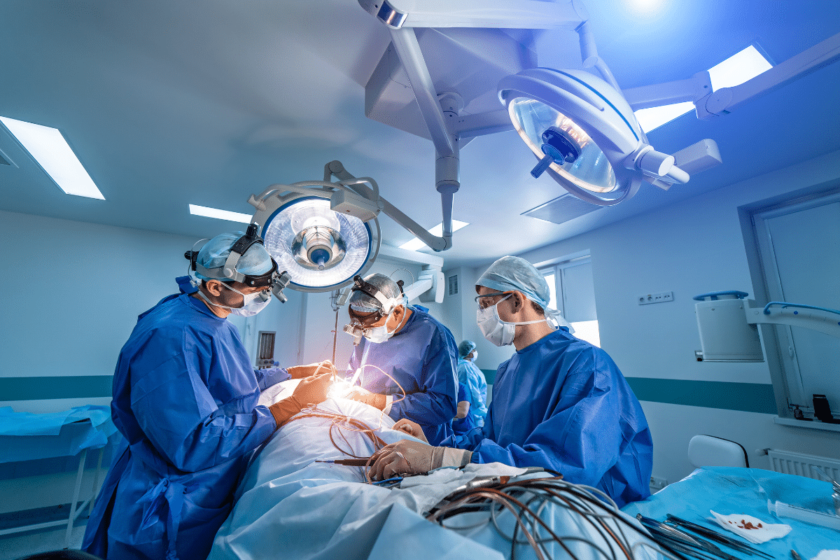 Shining Dye Improves Prostate Cancer Surgery Outcomes | medtigo