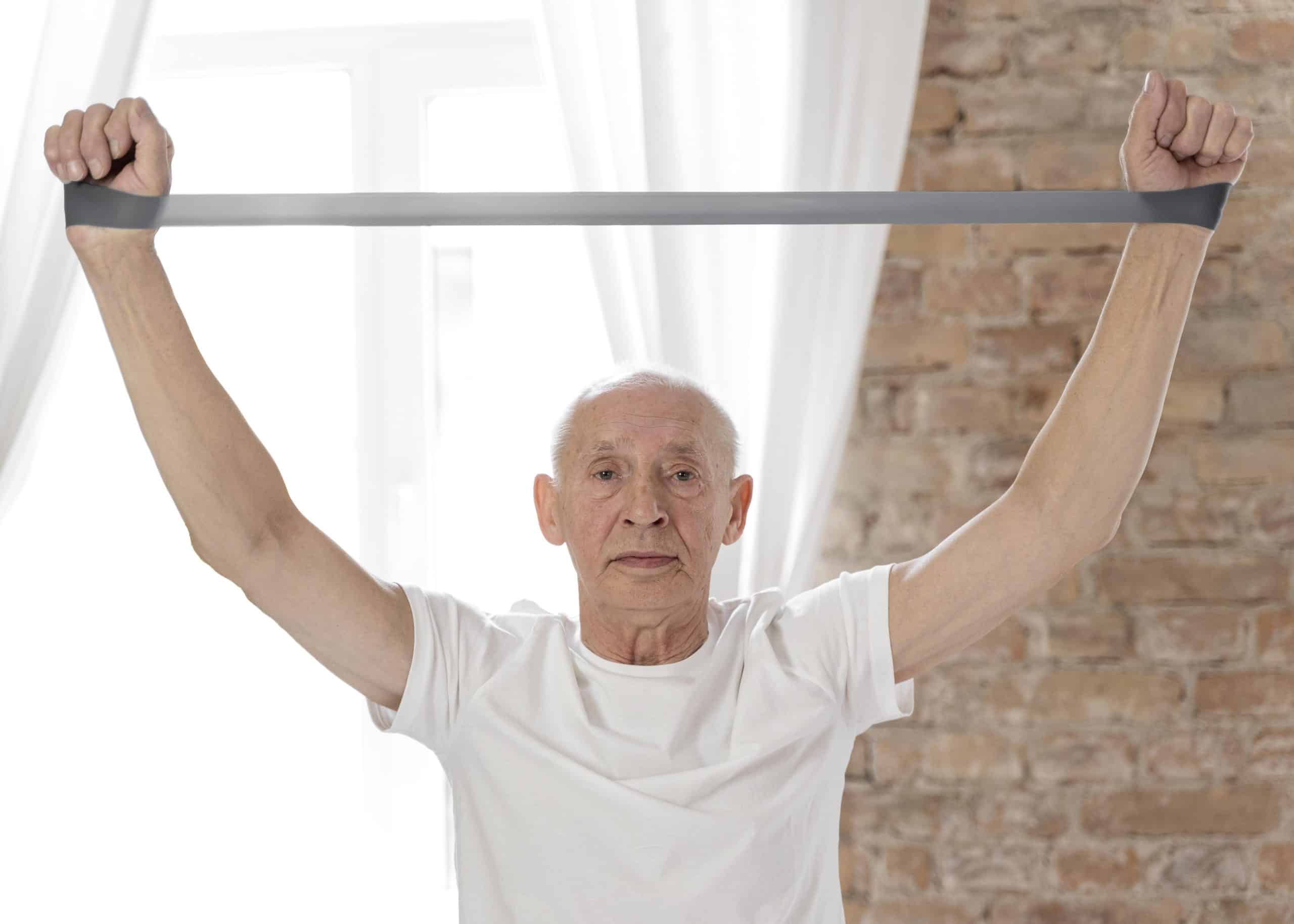 Benefits of Heavy Resistance Training for Older Adults | medtigo